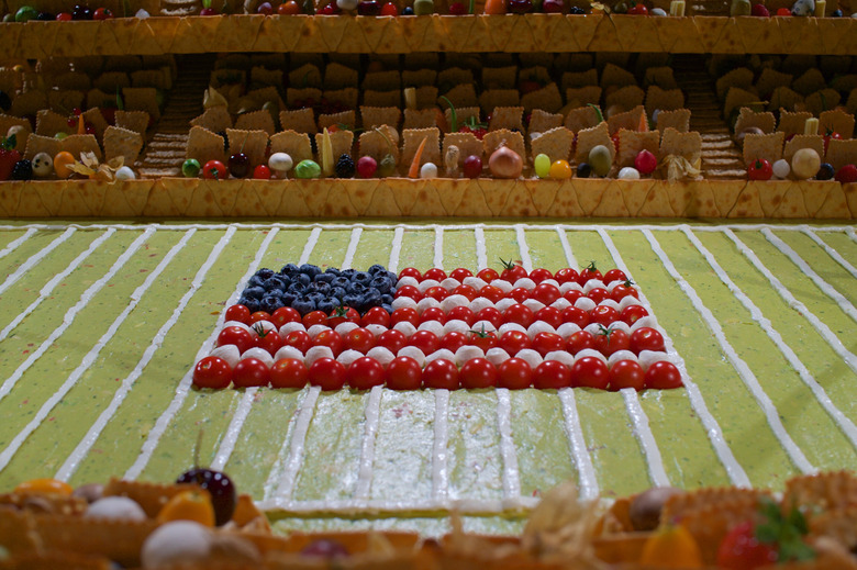 30 Pounds Of Guac Is Helping An Artist Make The Mother Of All Snack ...