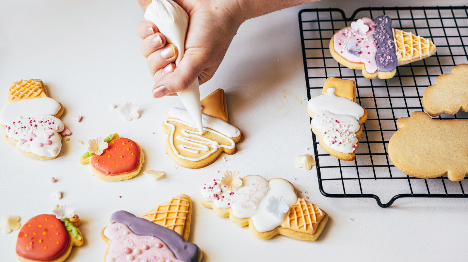7 Bakery-Worthy Cookie Decorating Ideas For Beginners