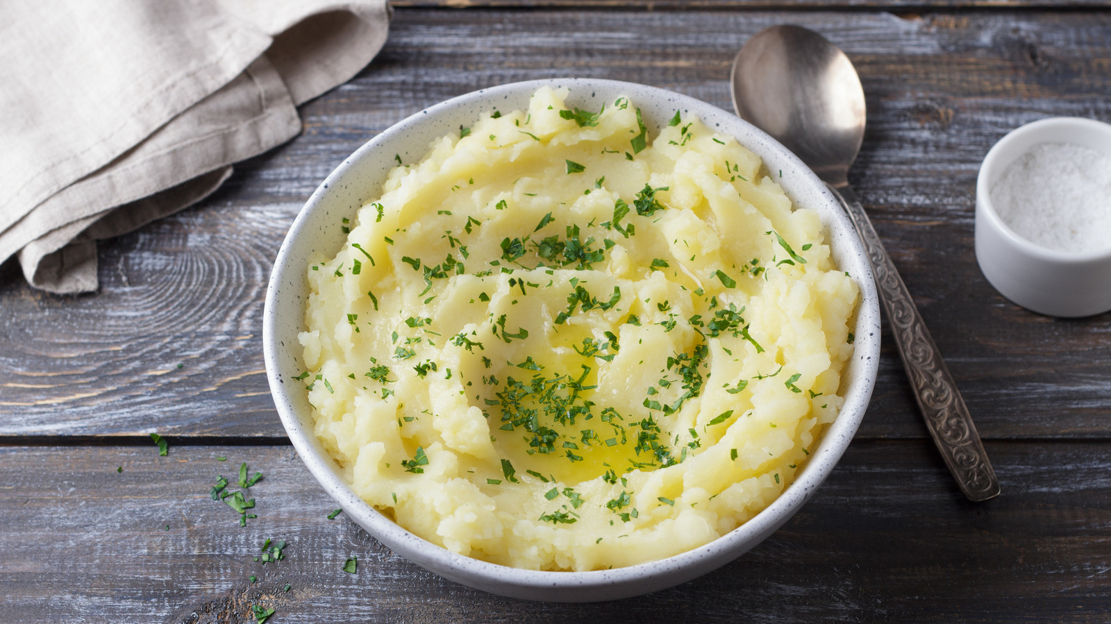 Add This Everyday Condiment To Mashed Potatoes For A Tangy Twist