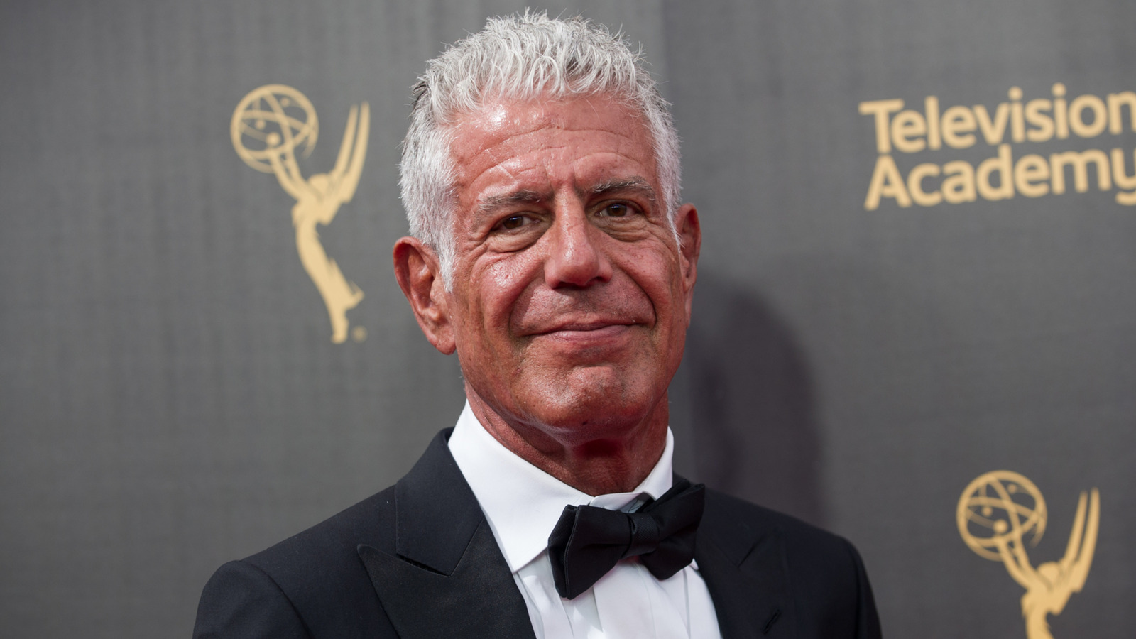 Anthony Bourdain's Warning Against Chicken Caesar On Restaurant Menus