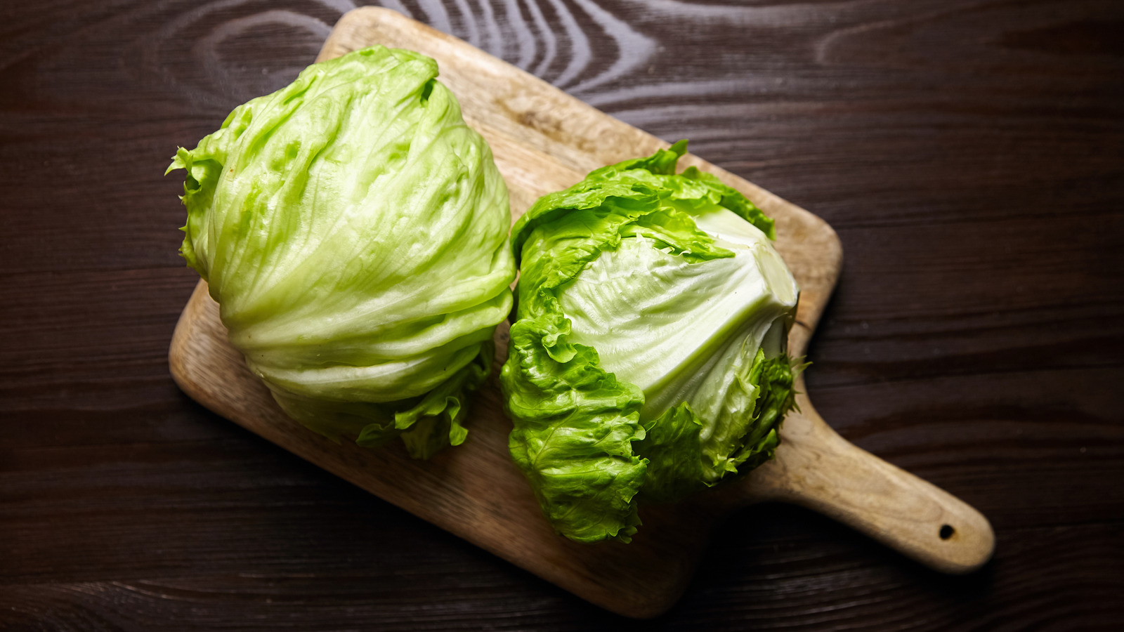 Choose Iceberg Lettuce For An Ultra-Hydrating Salad Base