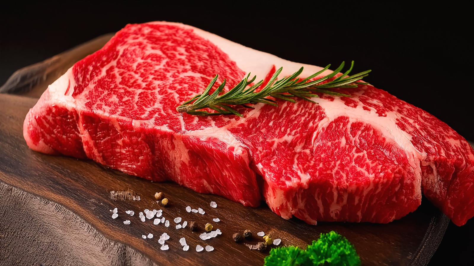 Here's How To Tenderize Steak With Nothing But A Fork