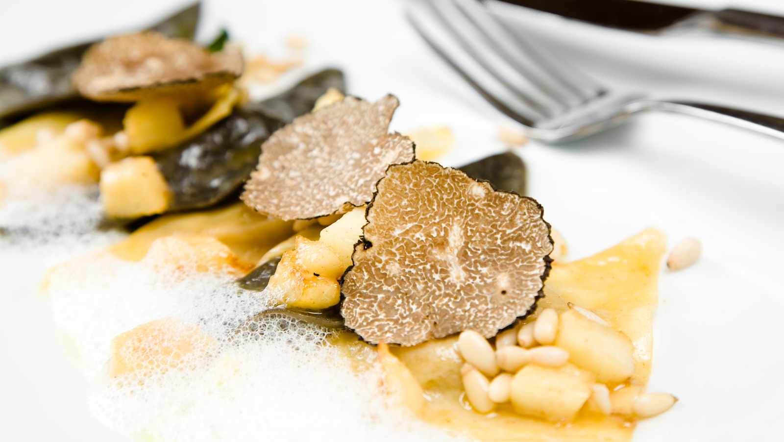 How To Tell If You're Eating Fake Truffles At A Restaurant