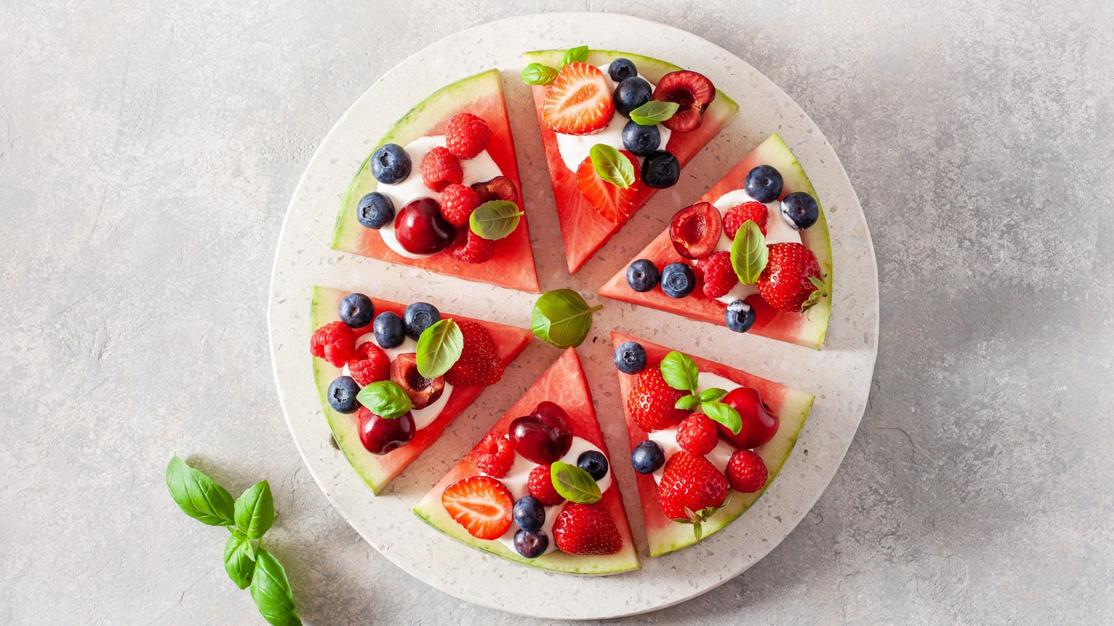 How To Top And Sauce A Watermelon Pizza