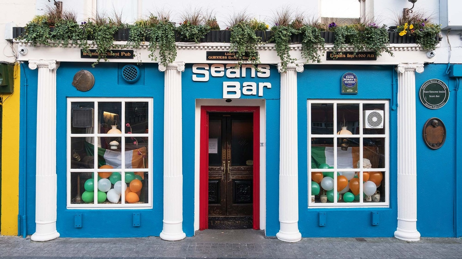 Sean's Bar Is Super Old And Here's Some Wonderful Facts About It