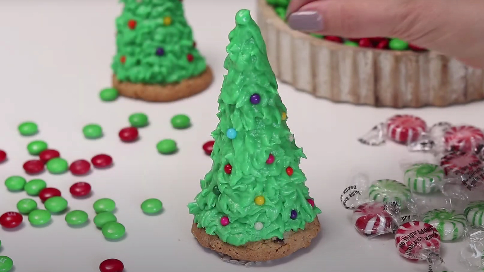 Sugar Cone Christmas Trees Are Less Messy With A Cookie Base