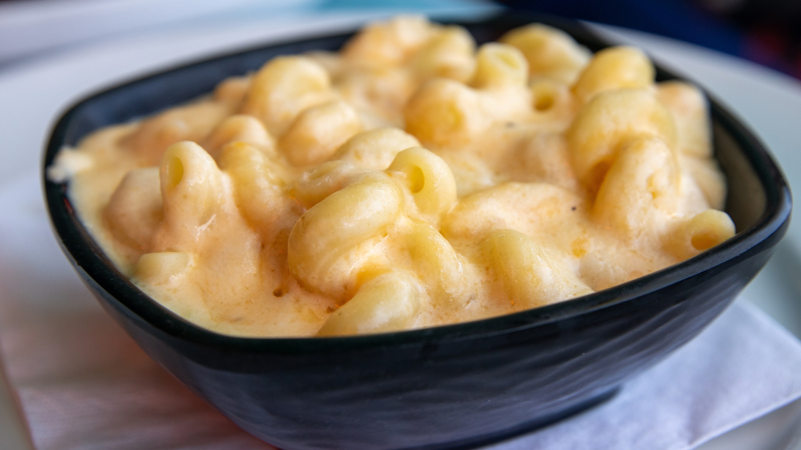 Taco Bell Employees Swear By This Off-Menu Mac And Cheese