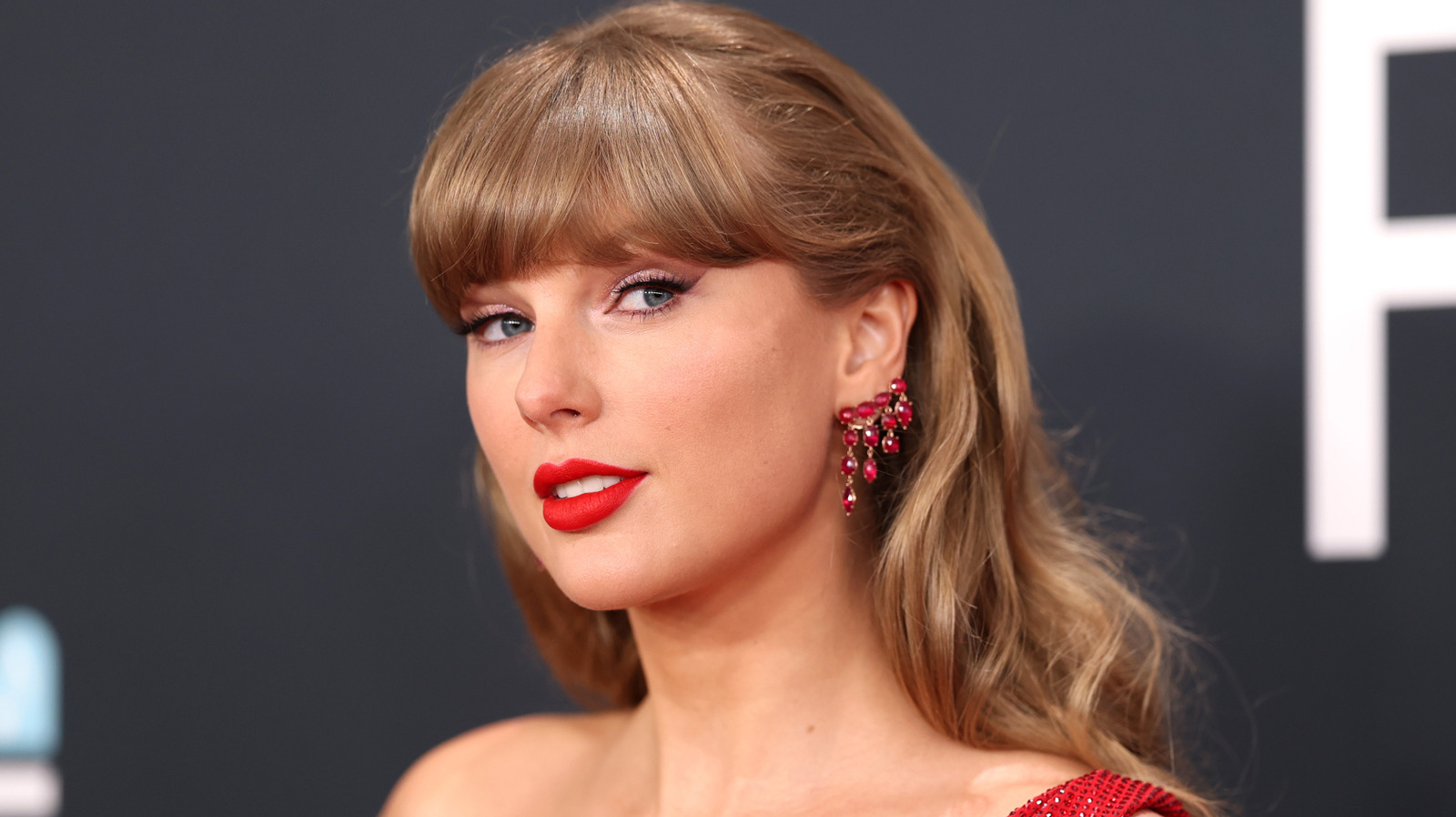 Taylor Swift's Must-Have Cooking Essential When Making Spaghetti And ...