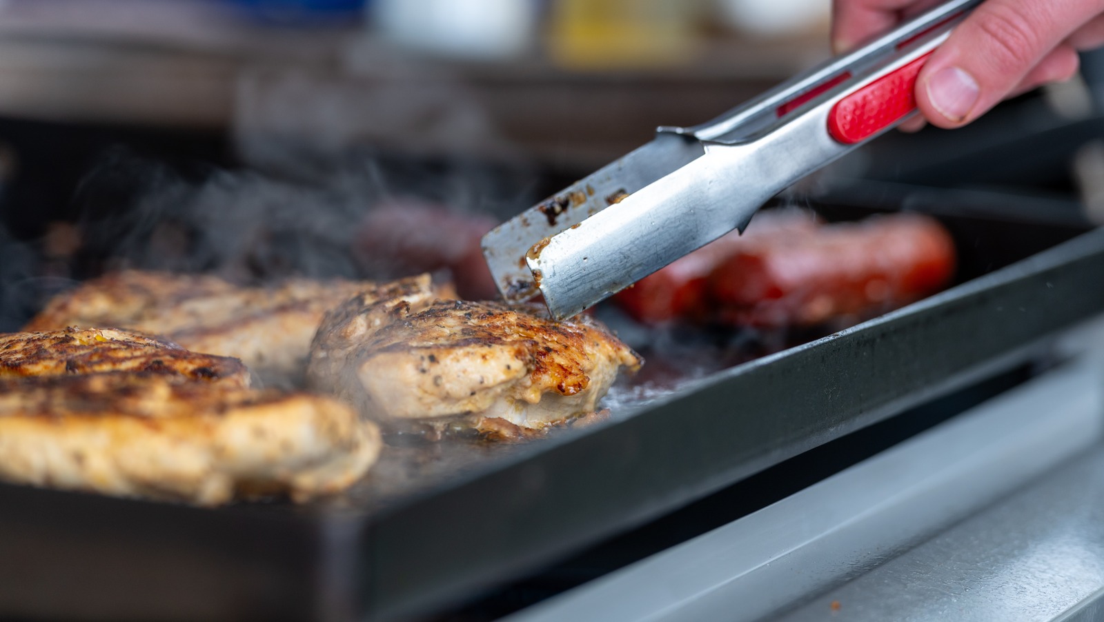 The Best Oil To Use When Making Hibachi At Home On A Blackstone
