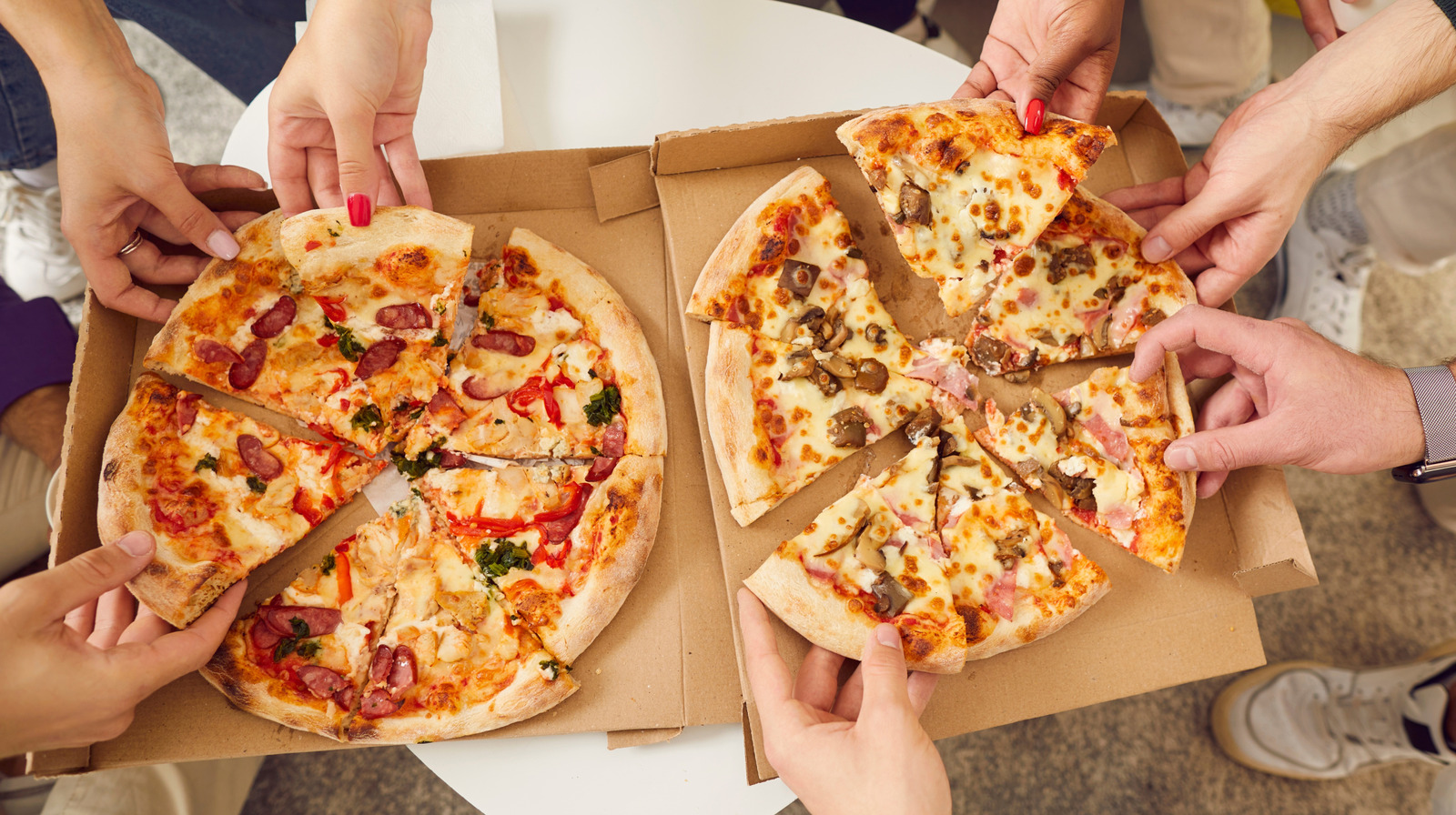 The First Pizza Chain In America Wasn't Pizza Hut Or Domino's