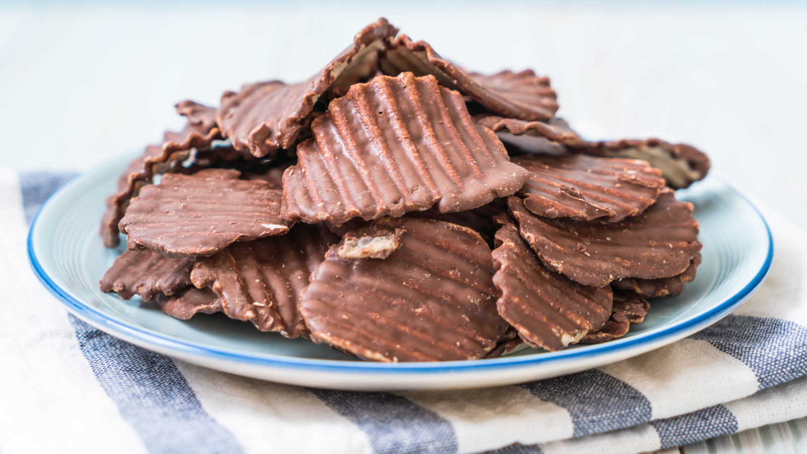 The One Rule To Remember When Making Chocolate-Covered Potato Chips