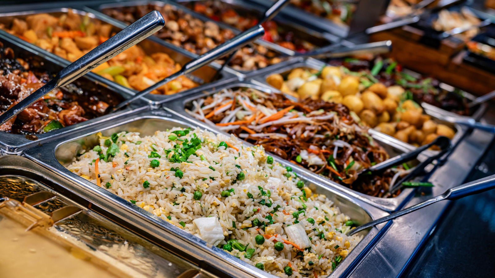 The Very Worst Times To Visit A Buffet Restaurant