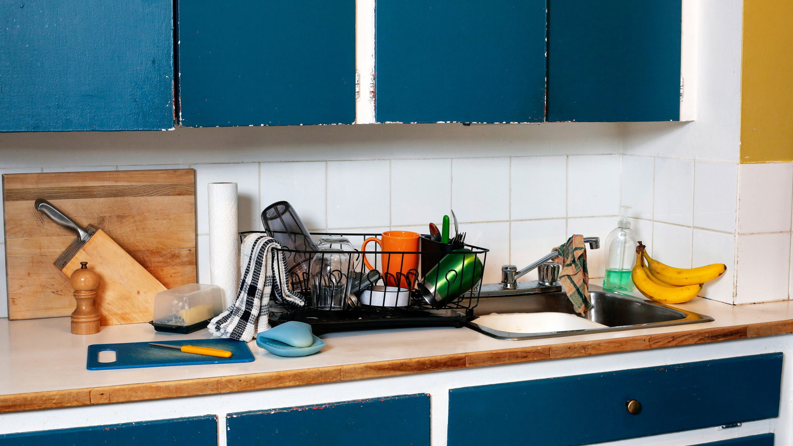 This DIY Dollar Tree Lazy Susan Is The Perfect Way To Free Up Counter Space
