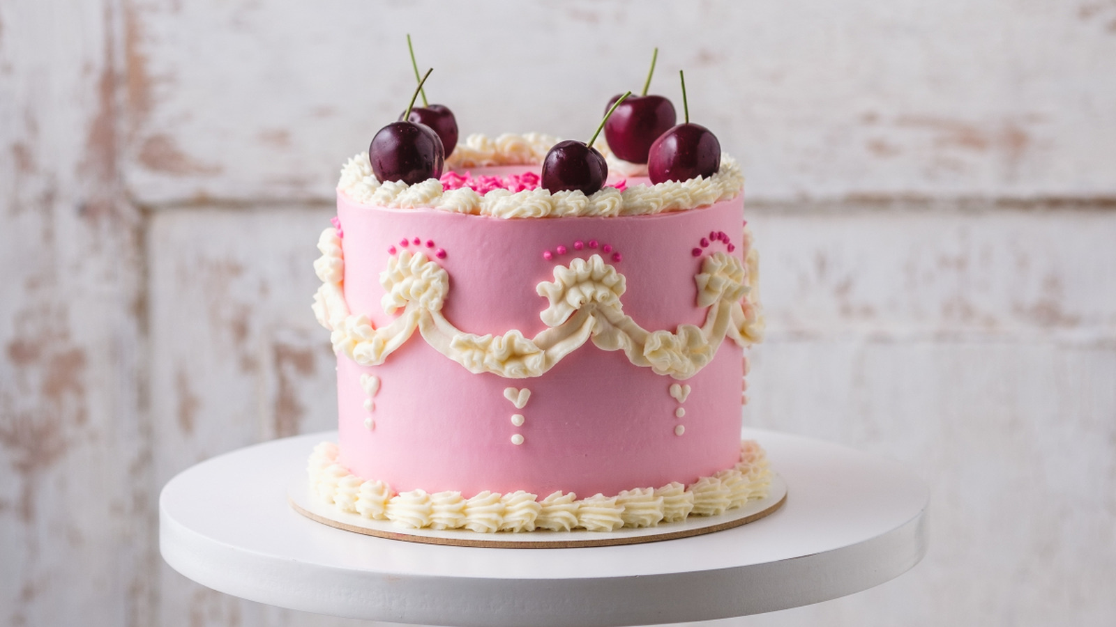 What Is The Lambeth Cake Decorating Method?
