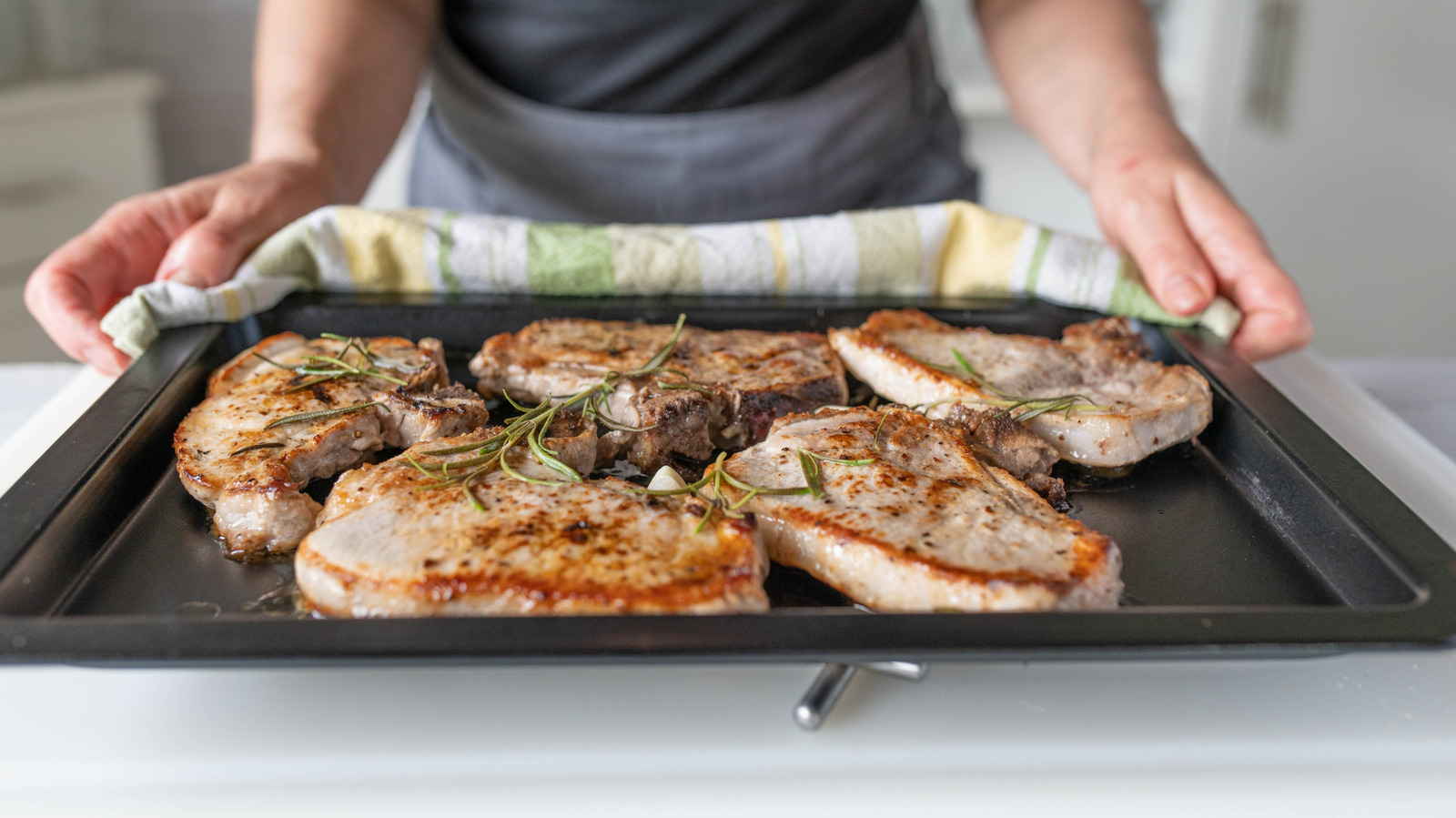 What's The Best Oven Temperature For Cooking Pork Chops?