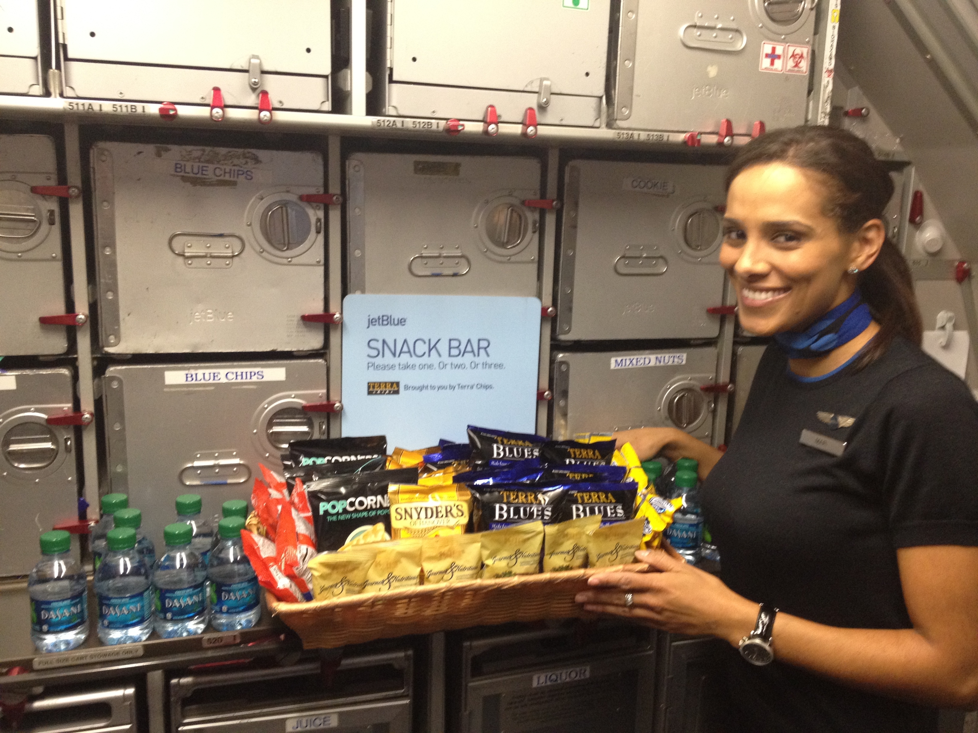 The World’s 8 Best Airlines For Snacking - Food Republic