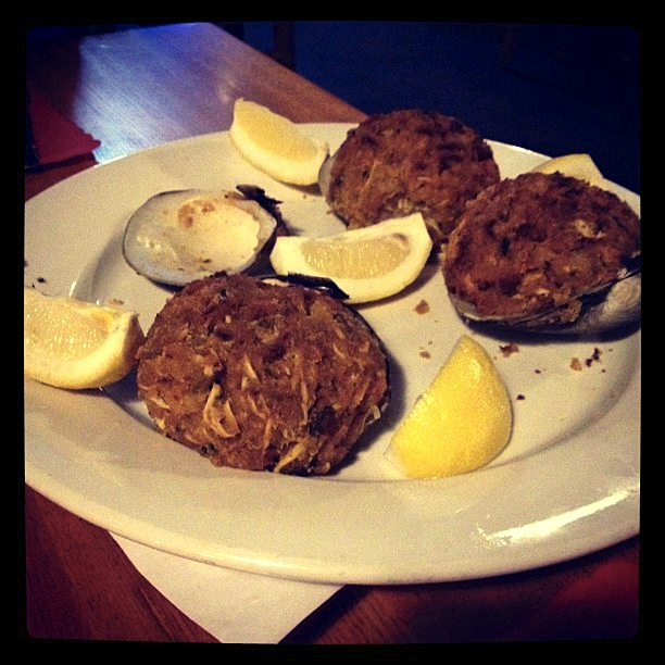 Lunch In Rhode Island: Stuffies, The Only Way To Eat A Quahog - Food ...