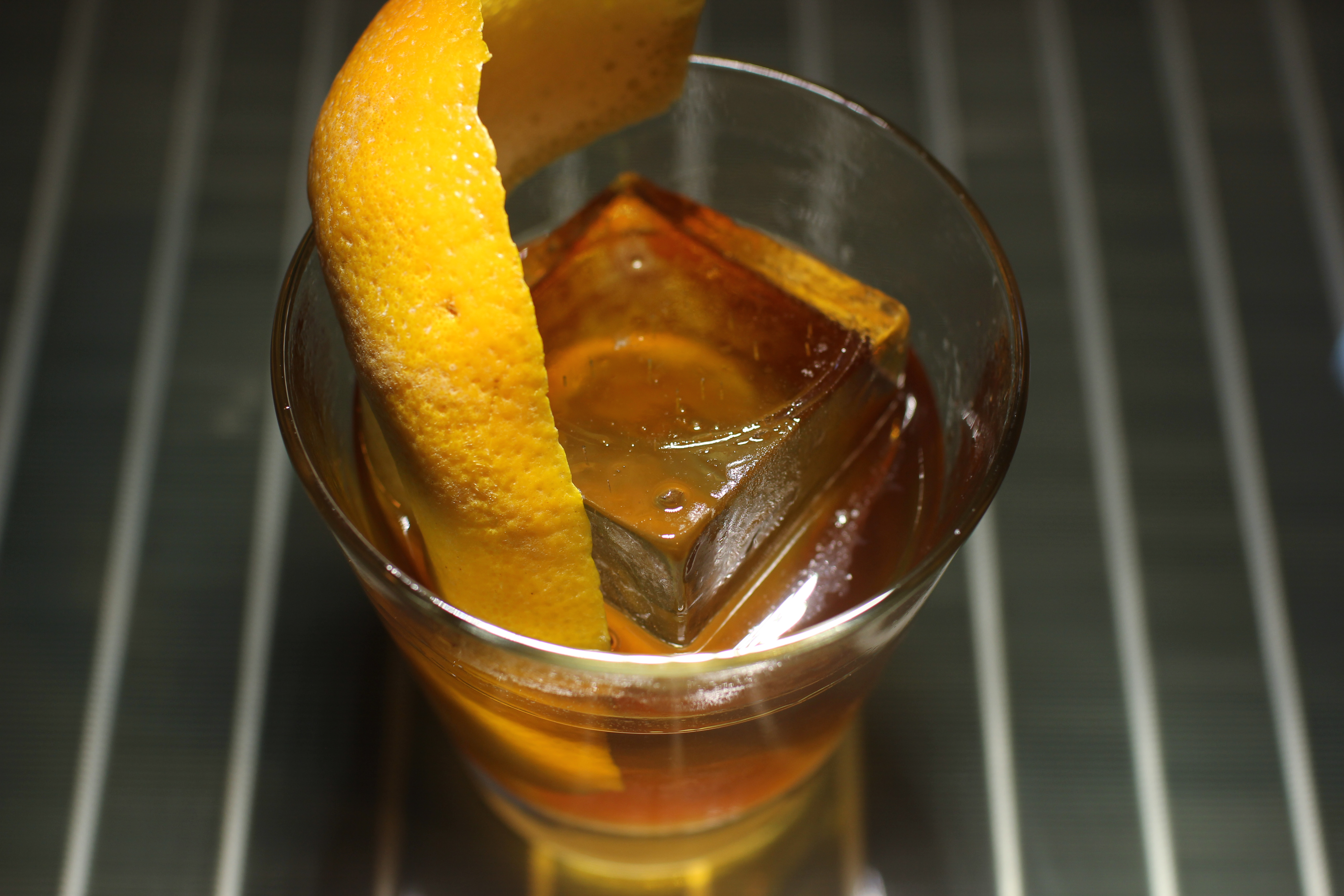 A Cool Spin On The Old Fashioned: The Saw Tooth Cocktail Recipe - Food ...