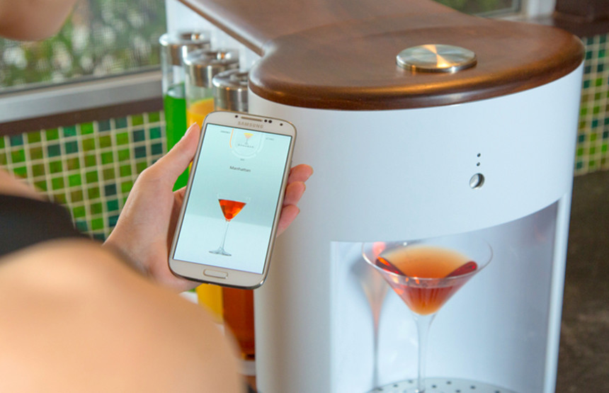 A Cocktail Robot Can Make 300 Different Drinks Instantly. Can You ...