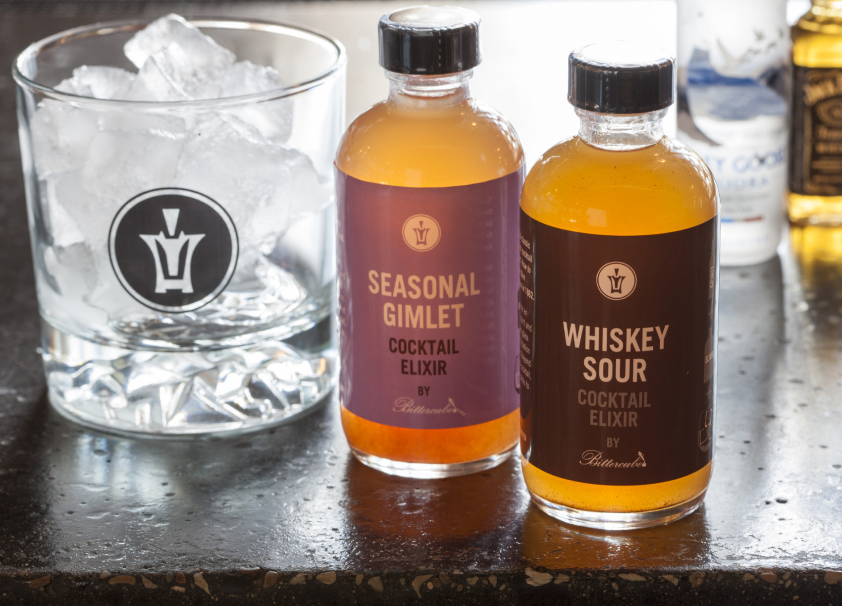 Amenity Alert: DIY Cocktails Without Leaving Your Hotel Room - Food ...