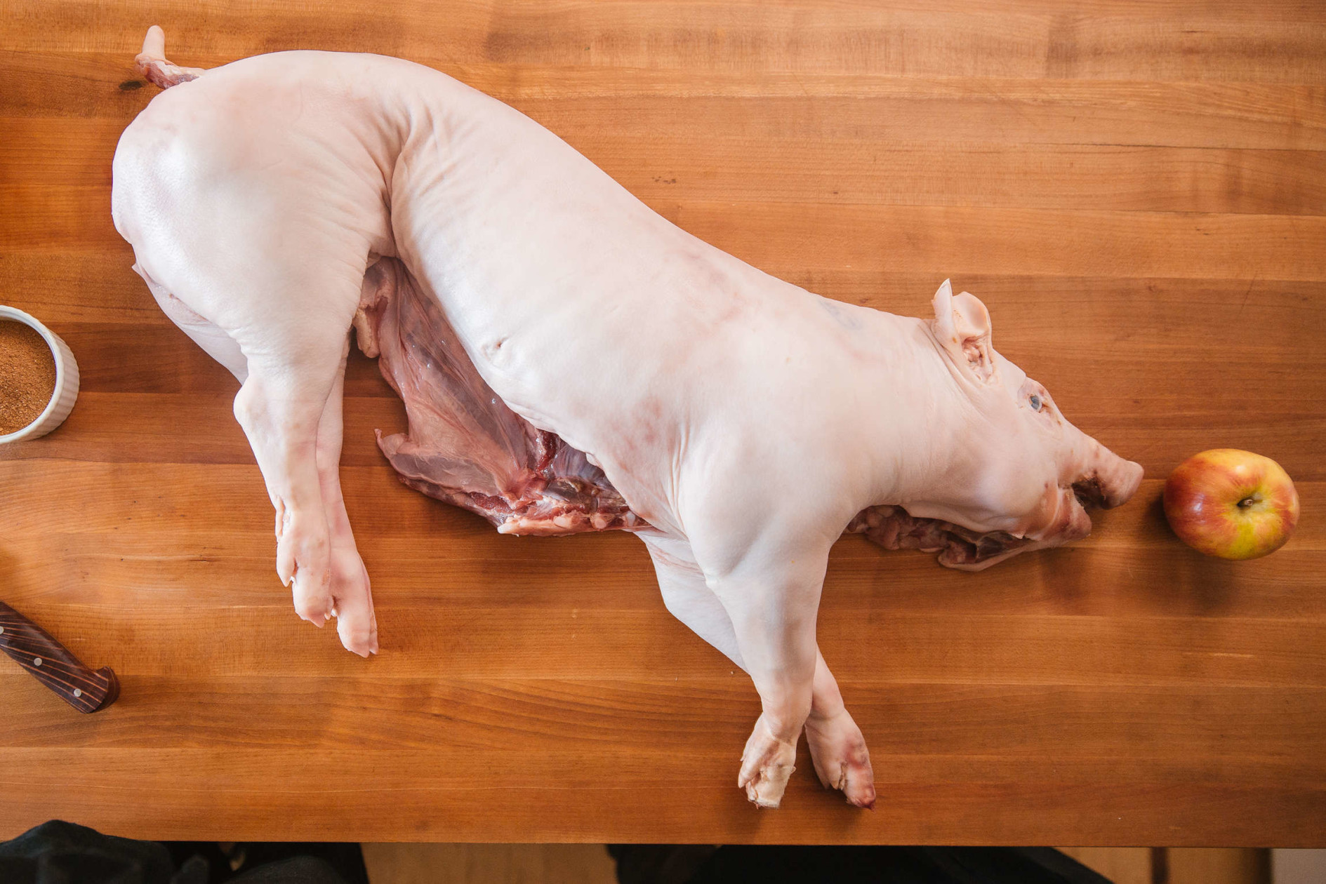 Celebrate 'Game Of Thrones' With This Whole Suckling Pig Feast - Food ...