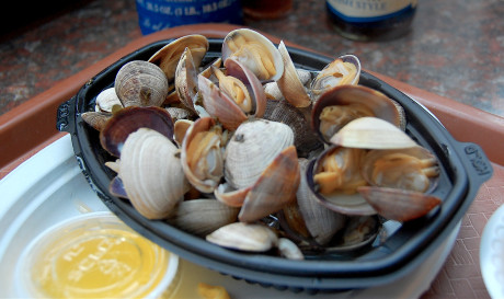 How To Pair Wine With Your Clambake - Food Republic