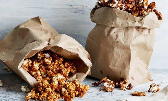5-Second Skill: How To Make Brown Bag Popcorn - Food Republic