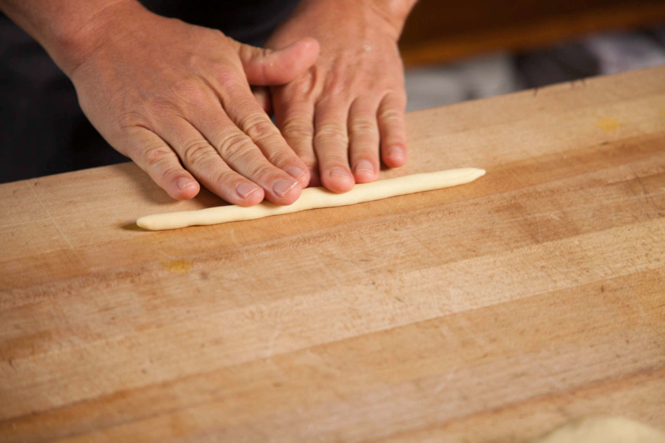How To Make Braided Pasta, Lorighittas, At Home - Food Republic