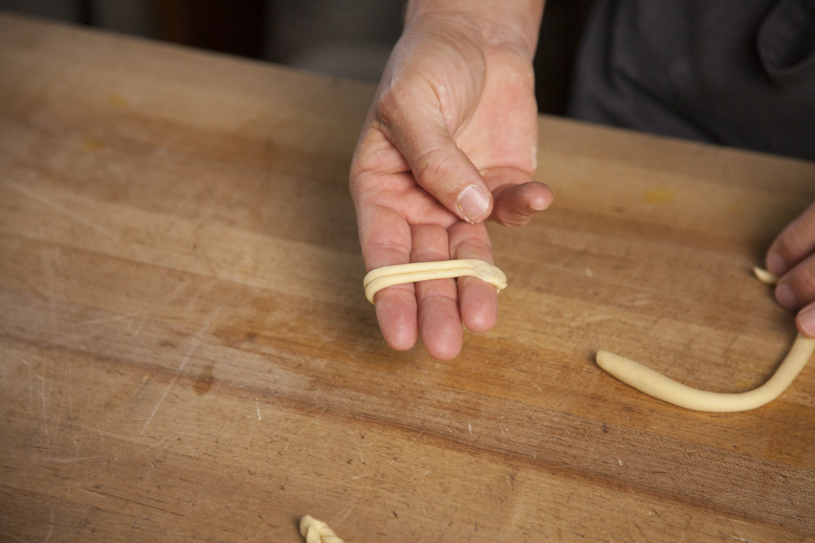 How To Make Braided Pasta, Lorighittas, At Home - Food Republic
