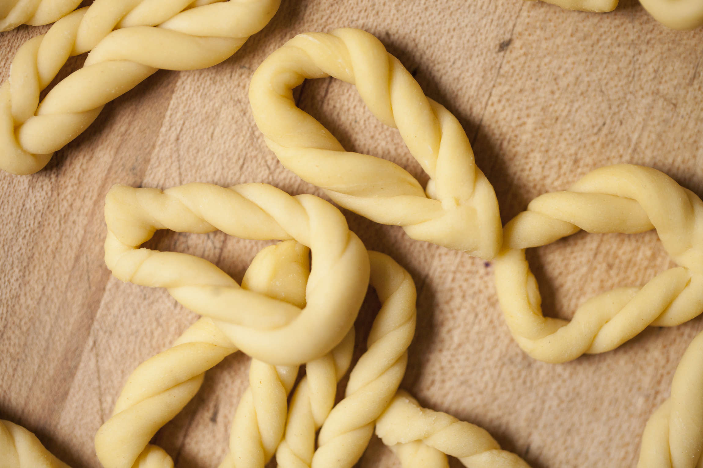 How To Make Braided Pasta, Lorighittas, At Home - Food Republic