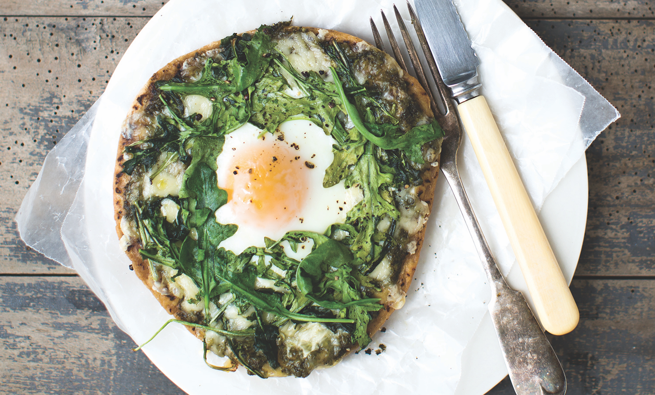 Quick Egg In A Nest Breakfast Pizza, On The Table In 20 Minutes